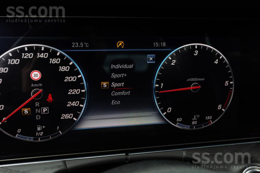 Серый Мерседес E 220 2018 в Елгава, объемом двигателя 2.00 л и пробегом 0 тыс. км за 15700 €, фото 36 на AUTOMOTO.COM.LV