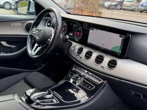 Grey Mercedes-Benz E 220 2019 in Kaunas, with an engine capacity of 2.00 L and mileage of 70 thousand km for 28570 €, photo 11 on AUTOMOTO.COM.LV