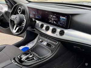 Pelēks Mercedes-Benz E 220 2019 Jonava, ar dzinēja tilpumu 1.95 L un nobraukumu 290 tūkst. km par 18500 €, foto 19 vietnē AUTOMOTO.COM.LV