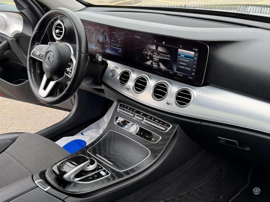 Pelēks Mercedes-Benz E 220 2019 Jonava, ar dzinēja tilpumu 1.95 L un nobraukumu 290 tūkst. km par 18500 €, foto 19 vietnē AUTOMOTO.COM.LV