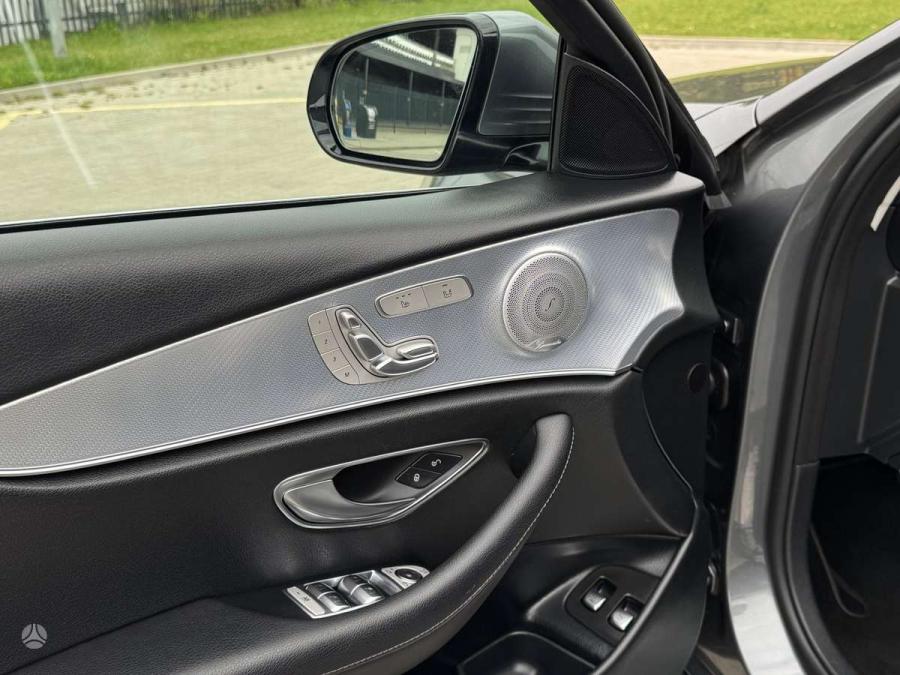 Pelēks Mercedes-Benz E 220 2019 Jonava, ar dzinēja tilpumu 1.95 L un nobraukumu 290 tūkst. km par 18500 €, foto 26 vietnē AUTOMOTO.COM.LV