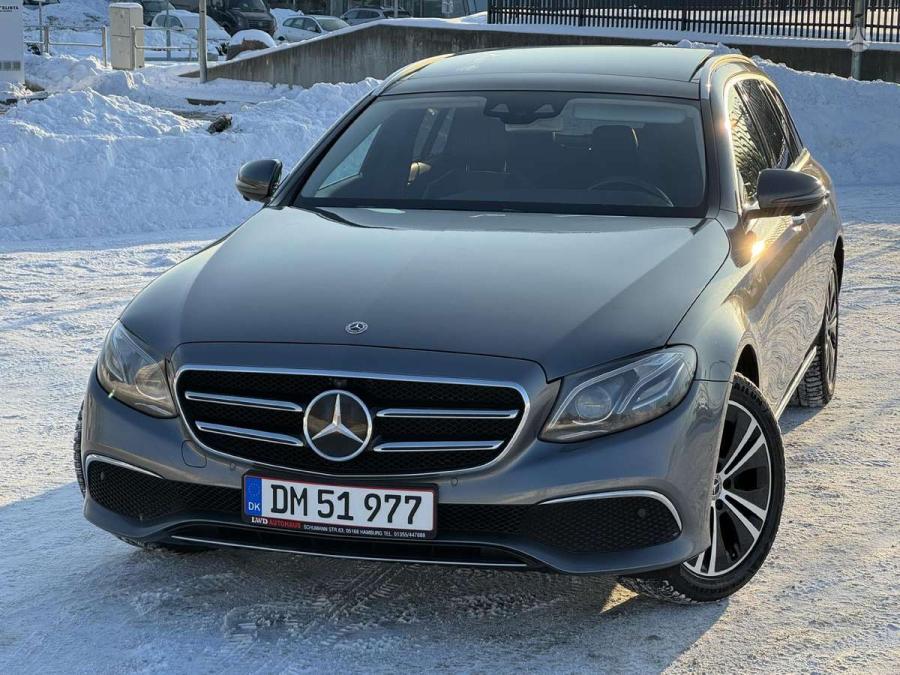 Серый Мерседес E 220 2019 в Ионава, объемом двигателя 1.95 л и пробегом 290 тыс. км за 19999 €, фото 2 на AUTOMOTO.COM.LV