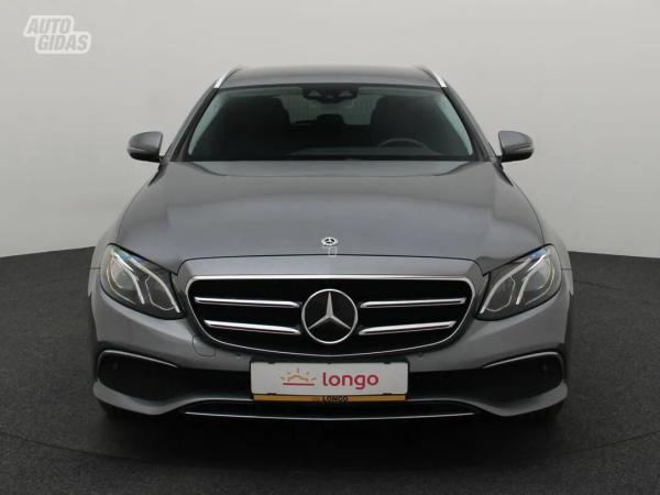Grey Mercedes-Benz E 220 2019 in Vilnius, with an engine capacity of 2.00 L and mileage of 240 thousand km for 19599 €, photo 3 on AUTOMOTO.COM.LV