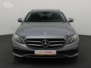 Серый Мерседес E 220 2019 в Вильнюс, объемом двигателя 2.00 л и пробегом 240 тыс. км за 19599 €, фото 4 на AUTOMOTO.COM.LV