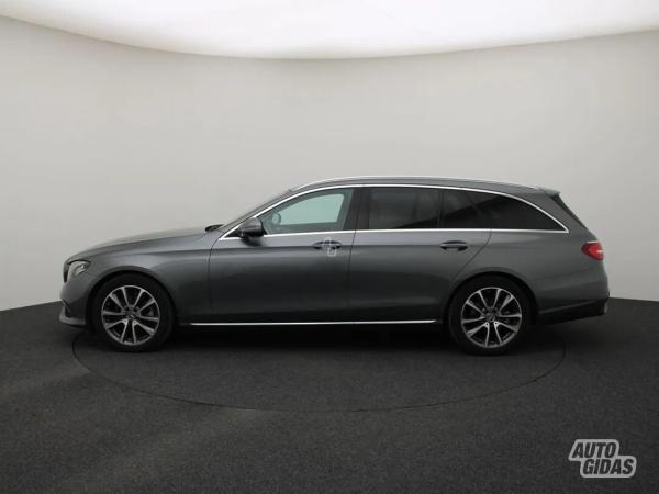 Grey Mercedes-Benz E 220 2019 in Vilnius, with an engine capacity of 2.00 L and mileage of 240 thousand km for 19599 €, photo 6 on AUTOMOTO.COM.LV