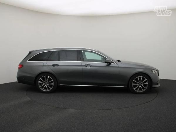 Grey Mercedes-Benz E 220 2019 in Vilnius, with an engine capacity of 2.00 L and mileage of 240 thousand km for 19599 €, photo 9 on AUTOMOTO.COM.LV