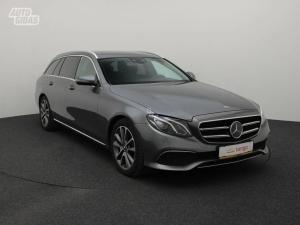Серый Мерседес E 220 2019 в Вильнюс, объемом двигателя 2.00 л и пробегом 240 тыс. км за 19599 €, фото 11 на AUTOMOTO.COM.LV
