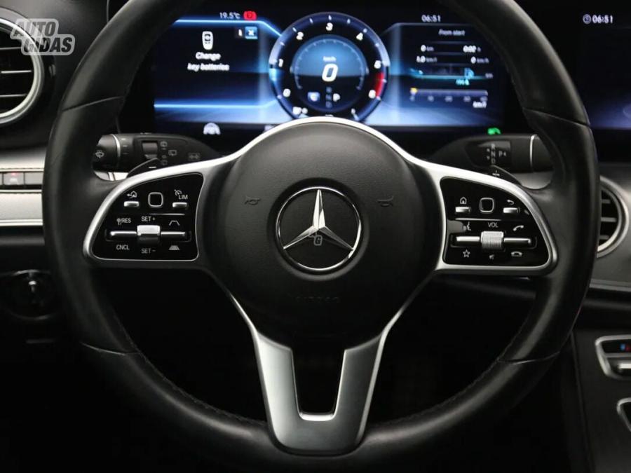 Серый Мерседес E 220 2019 в Вильнюс, объемом двигателя 2.00 л и пробегом 240 тыс. км за 19599 €, фото 19 на AUTOMOTO.COM.LV