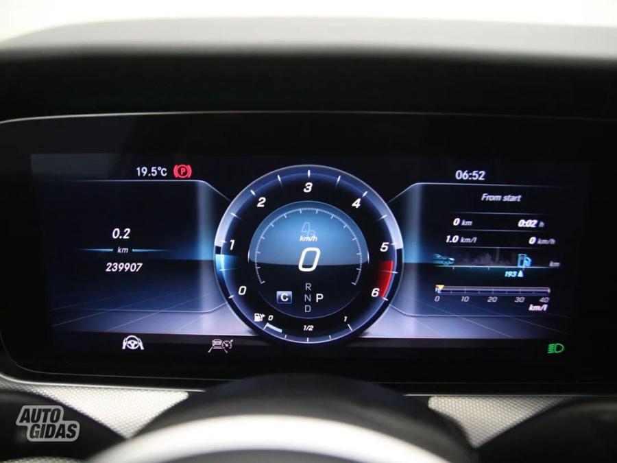Серый Мерседес E 220 2019 в Вильнюс, объемом двигателя 2.00 л и пробегом 240 тыс. км за 19599 €, фото 20 на AUTOMOTO.COM.LV