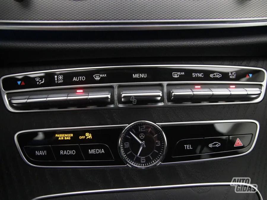 Серый Мерседес E 220 2019 в Вильнюс, объемом двигателя 2.00 л и пробегом 240 тыс. км за 19599 €, фото 21 на AUTOMOTO.COM.LV