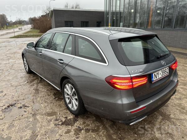 Grey Mercedes-Benz E 220 2019 in Talsi, with an engine capacity of 2.20 L and mileage of 244 thousand km for 21000 €, photo 5 on AUTOMOTO.COM.LV