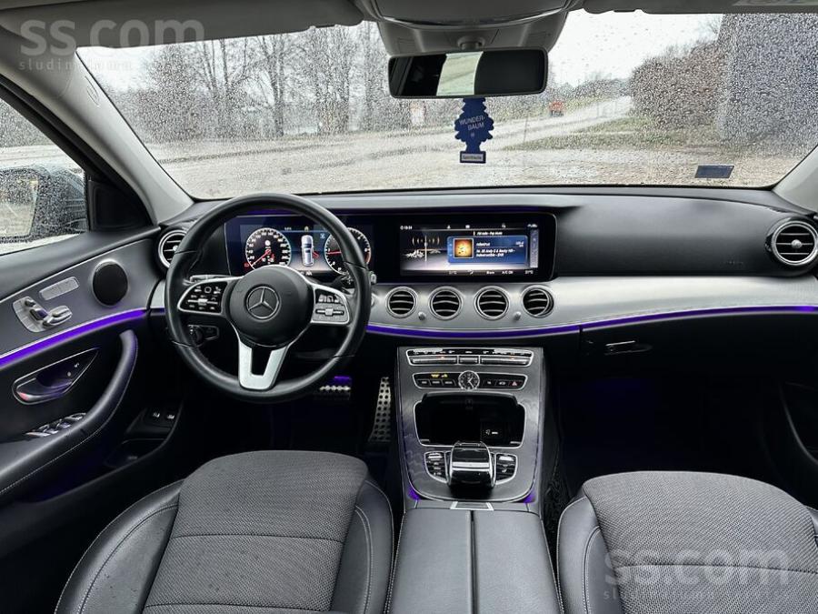 Серый Мерседес E 220 2019 в Талси, объемом двигателя 2.20 л и пробегом 244 тыс. км за 21000 €, фото 12 на AUTOMOTO.COM.LV