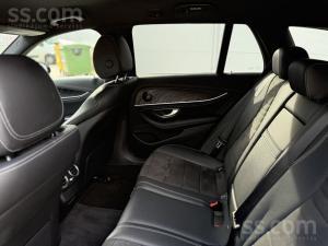 Серый Мерседес E 220 2019 в Рига, объемом двигателя 2.00 л и пробегом 198 тыс. км за 24400 €, фото 8 на AUTOMOTO.COM.LV