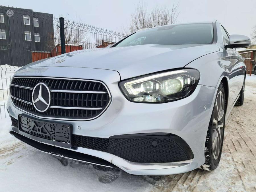 Grey Mercedes-Benz E 220 2020 in Kaunas, with an engine capacity of 2.00 L and mileage of 400 thousand km for 14700 €, photo 12 on AUTOMOTO.COM.LV