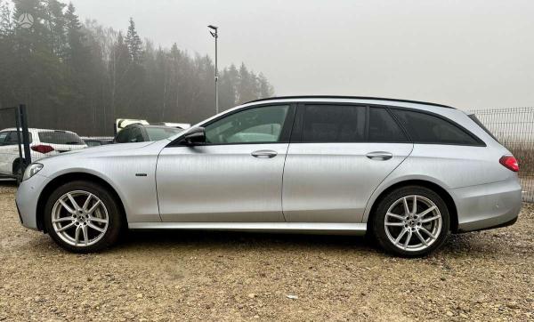 Grey Mercedes-Benz E 220 2021 in Vilnius, with an engine capacity of 1.95 L and mileage of 392 thousand km for 15500 €, photo 8 on AUTOMOTO.COM.LV