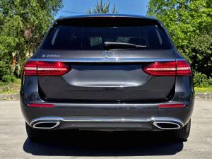 Pelēks Mercedes-Benz E 220 2021 Tauragė, ar dzinēja tilpumu 1.95 L un nobraukumu 320 tūkst. km par 17300 €, foto 7 vietnē AUTOMOTO.COM.LV
