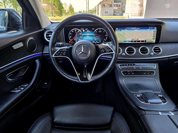 Grey Mercedes-Benz E 220 2021 in Taurage, with an engine capacity of 1.95 L and mileage of 320 thousand km for 17300 €, photo 10 on AUTOMOTO.COM.LV