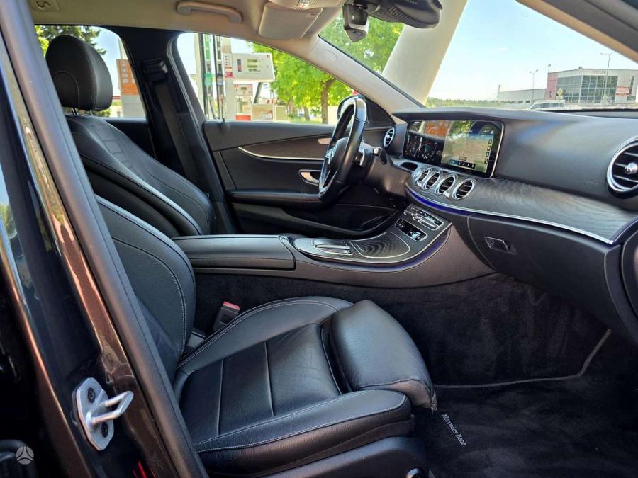 Pelēks Mercedes-Benz E 220 2021 Tauragė, ar dzinēja tilpumu 1.95 L un nobraukumu 320 tūkst. km par 17300 €, foto 13 vietnē AUTOMOTO.COM.LV