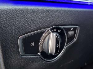Pelēks Mercedes-Benz E 220 2021 Tauragė, ar dzinēja tilpumu 1.95 L un nobraukumu 320 tūkst. km par 17300 €, foto 55 vietnē AUTOMOTO.COM.LV