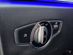 Pelēks Mercedes-Benz E 220 2021 Tauragė, ar dzinēja tilpumu 1.95 L un nobraukumu 320 tūkst. km par 17300 €, foto 56 vietnē AUTOMOTO.COM.LV
