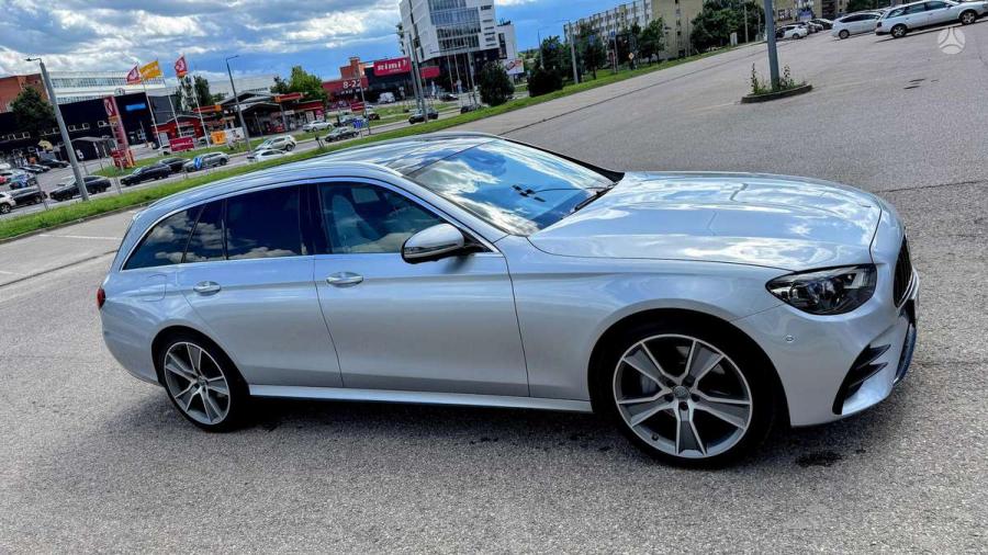 Серый Мерседес E 220 2021 в Вильнюс, объемом двигателя 2.00 л и пробегом 92 тыс. км за 34500 €, фото 6 на AUTOMOTO.COM.LV