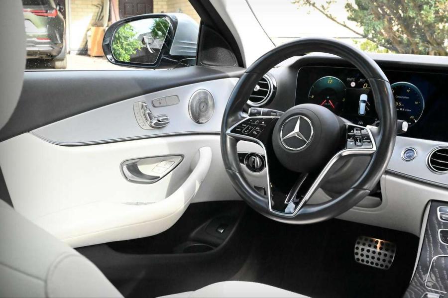 Серый Мерседес E 220 2021 в Вильнюс, объемом двигателя 2.00 л и пробегом 92 тыс. км за 34500 €, фото 15 на AUTOMOTO.COM.LV