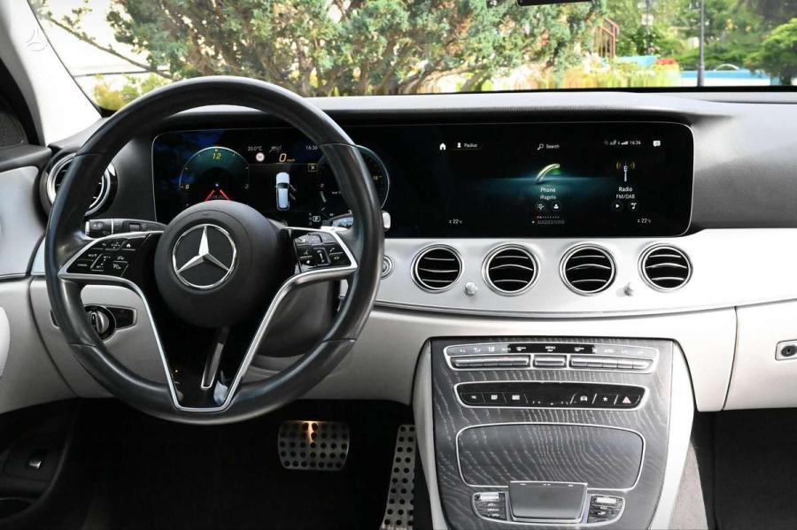 Серый Мерседес E 220 2021 в Вильнюс, объемом двигателя 2.00 л и пробегом 92 тыс. км за 34500 €, фото 16 на AUTOMOTO.COM.LV