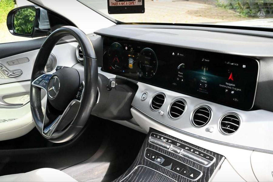 Серый Мерседес E 220 2021 в Вильнюс, объемом двигателя 2.00 л и пробегом 92 тыс. км за 34500 €, фото 17 на AUTOMOTO.COM.LV