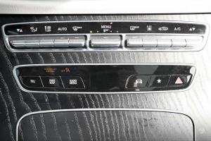 Серый Мерседес E 220 2021 в Вильнюс, объемом двигателя 2.00 л и пробегом 92 тыс. км за 34500 €, фото 20 на AUTOMOTO.COM.LV