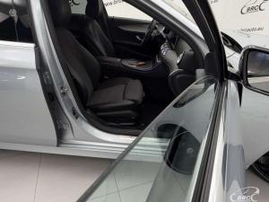 Серый Мерседес E 220 2022 в Вильнюс, объемом двигателя 1.99 л и пробегом 176 тыс. км за 23000 €, фото 11 на AUTOMOTO.COM.LV