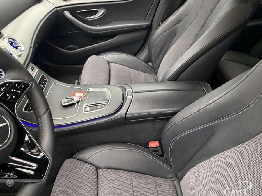 Серый Мерседес E 220 2022 в Вильнюс, объемом двигателя 1.99 л и пробегом 176 тыс. км за 23000 €, фото 26 на AUTOMOTO.COM.LV