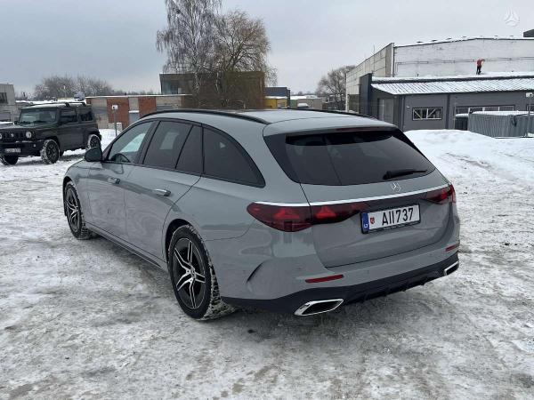 Pelēks Mercedes-Benz E 220 2024 Kauņa, ar dzinēja tilpumu 1.99 L un nobraukumu 36 tūkst. km par 59900 €, foto 5 vietnē AUTOMOTO.COM.LV