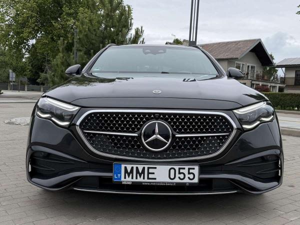 Серый Мерседес E 220 2024 в Паланга, объемом двигателя 1.99 л и пробегом 54 тыс. км за 54500 €, фото 4 на AUTOMOTO.COM.LV