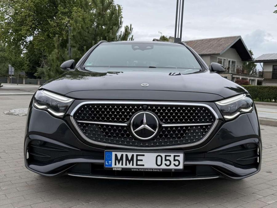 Серый Мерседес E 220 2024 в Паланга, объемом двигателя 1.99 л и пробегом 54 тыс. км за 54500 €, фото 5 на AUTOMOTO.COM.LV