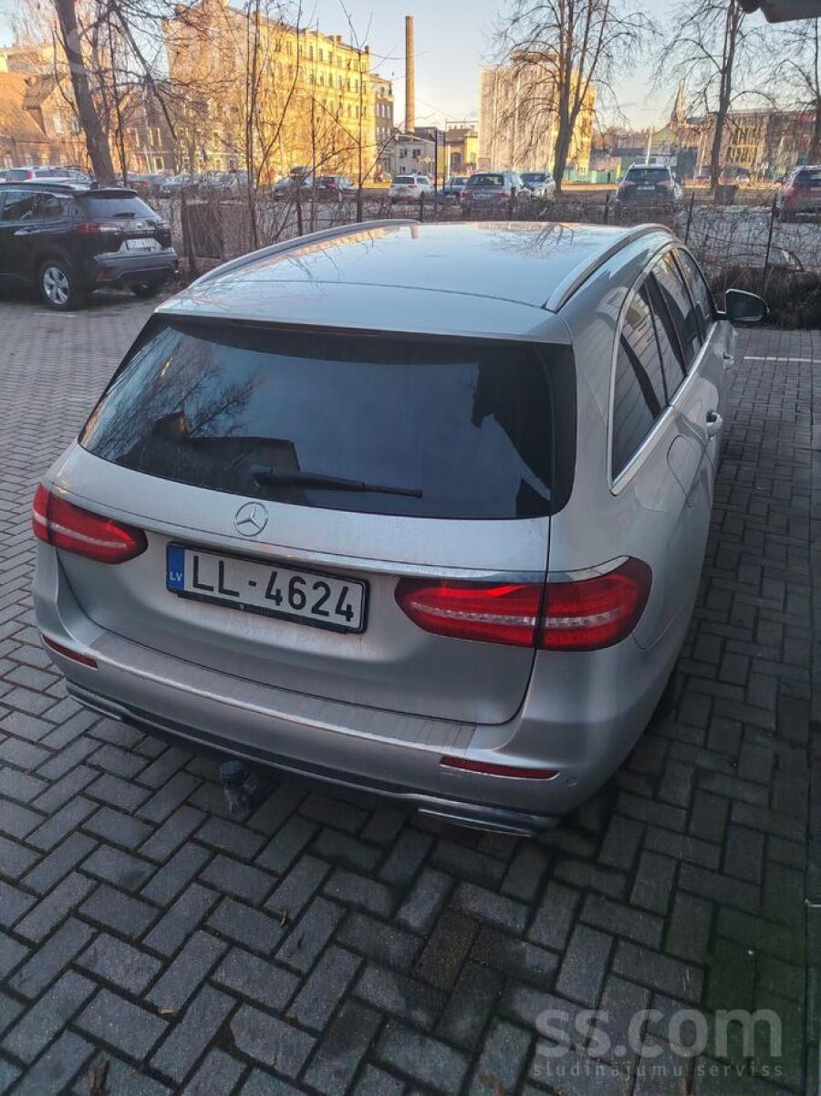 Mercedes-Benz E 220 2017 in Riga, with an engine capacity of 2.20 L and mileage of 465 thousand km for 13000 €, photo 4 on AUTOMOTO.COM.LV