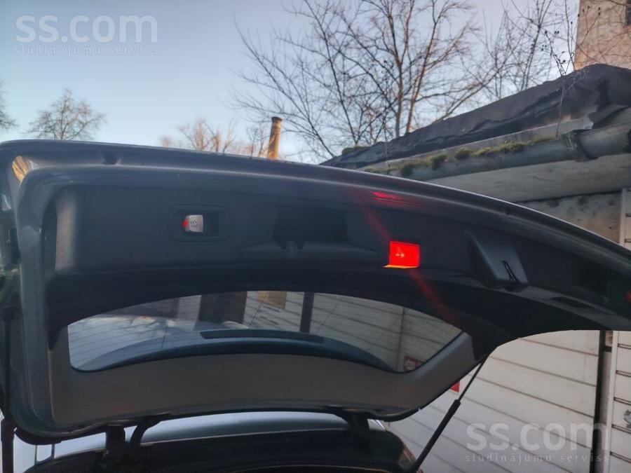 Mercedes-Benz E 220 2017 in Riga, with an engine capacity of 2.20 L and mileage of 465 thousand km for 13000 €, photo 7 on AUTOMOTO.COM.LV