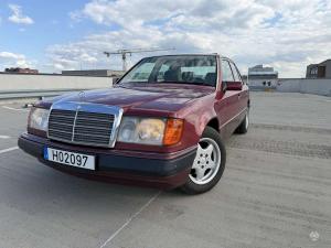 Red Mercedes-Benz E 220 1993 in Vilnius, with an engine capacity of 2.20 L and mileage of 205 thousand km for 6200 €, photo  on AUTOMOTO.COM.LV