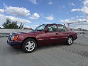 Red Mercedes-Benz E 220 1993 in Vilnius, with an engine capacity of 2.20 L and mileage of 205 thousand km for 6200 €, photo 7 on AUTOMOTO.COM.LV