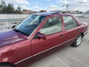Red Mercedes-Benz E 220 1993 in Vilnius, with an engine capacity of 2.20 L and mileage of 205 thousand km for 6200 €, photo 18 on AUTOMOTO.COM.LV