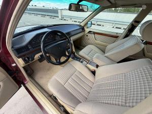 Red Mercedes-Benz E 220 1993 in Vilnius, with an engine capacity of 2.20 L and mileage of 205 thousand km for 6200 €, photo 27 on AUTOMOTO.COM.LV