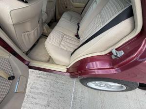 Red Mercedes-Benz E 220 1993 in Vilnius, with an engine capacity of 2.20 L and mileage of 205 thousand km for 6200 €, photo 35 on AUTOMOTO.COM.LV