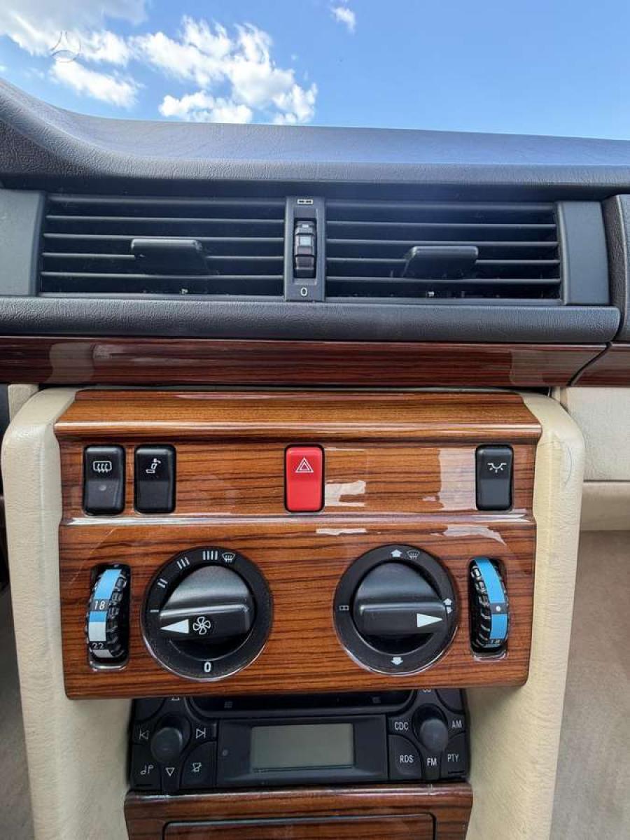 Red Mercedes-Benz E 220 1993 in Vilnius, with an engine capacity of 2.20 L and mileage of 205 thousand km for 6200 €, photo 41 on AUTOMOTO.COM.LV