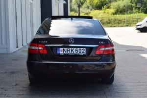 Red Mercedes-Benz E 220 2009 in Vilnius, with an engine capacity of 2.15 L and mileage of 390 thousand km for 4550 €, photo 5 on AUTOMOTO.COM.LV