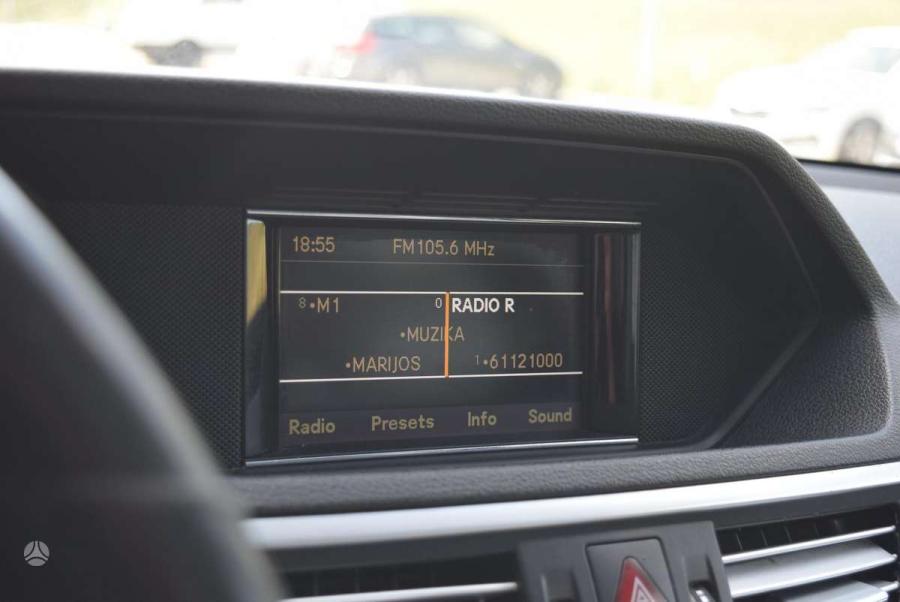 Red Mercedes-Benz E 220 2009 in Vilnius, with an engine capacity of 2.15 L and mileage of 390 thousand km for 4550 €, photo 14 on AUTOMOTO.COM.LV