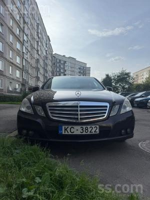 Красный Мерседес E 220 2009 в Рига, объемом двигателя 2.20 л и пробегом 335 тыс. км за 6350 €, фото 3 на AUTOMOTO.COM.LV