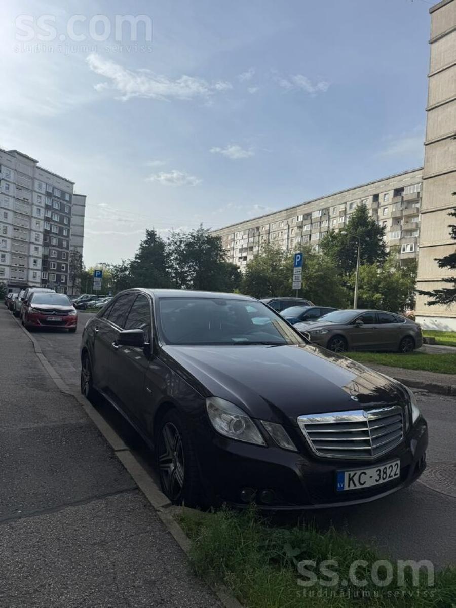 Красный Мерседес E 220 2009 в Рига, объемом двигателя 2.20 л и пробегом 335 тыс. км за 6350 €, фото 7 на AUTOMOTO.COM.LV