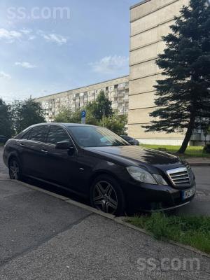Красный Мерседес E 220 2009 в Рига, объемом двигателя 2.20 л и пробегом 335 тыс. км за 6350 €, фото 8 на AUTOMOTO.COM.LV