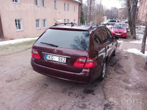 Красный Мерседес E 220 2007 в Рига, объемом двигателя 2.20 л и пробегом 278 тыс. км за 2989 €, фото 5 на AUTOMOTO.COM.LV