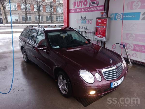Red Mercedes-Benz E 220 2007 in Riga, with an engine capacity of 2.20 L and mileage of 278 thousand km for 2989 €, photo 8 on AUTOMOTO.COM.LV