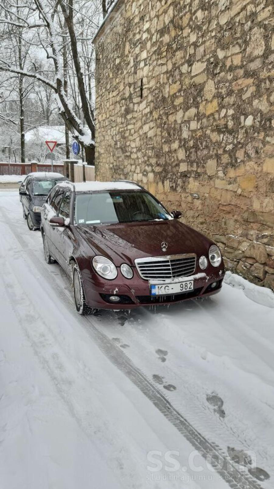 Красный Мерседес E 220 2007 в Рига, объемом двигателя 2.20 л и пробегом 278 тыс. км за 2989 €, фото 14 на AUTOMOTO.COM.LV